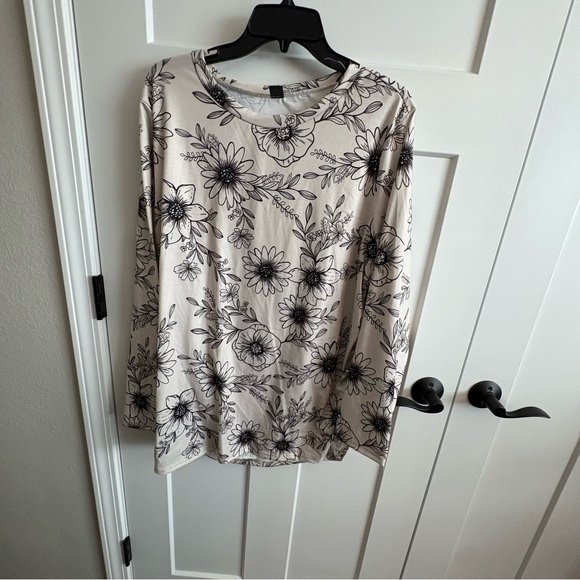 Tops | Long Sleeve Floral Top Fitted 2x Fit More Relaxed Xl1x Fit Layer ...